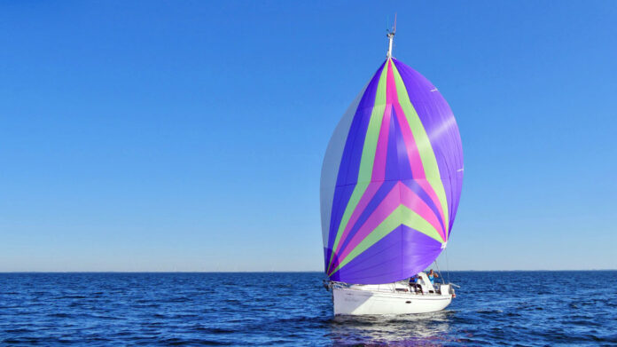 Gennaker mit integrierter Rollvorrichtung (IFS) setzen/bergen